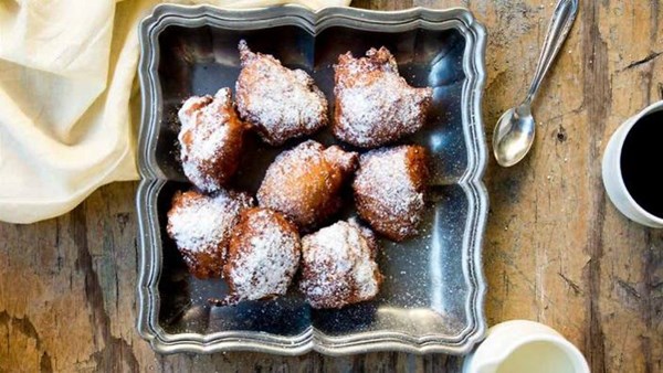 Apple fritters (Fritole Triestine) recipe | Eat Your Books