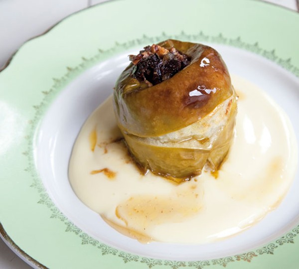 Baked apples with crème Anglaise recipe | Eat Your Books