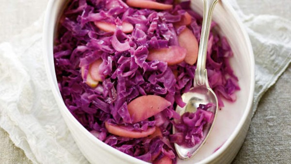 Braised red cabbage with apples recipe | Eat Your Books