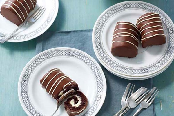 Chocolate mini rolls recipe | Eat Your Books