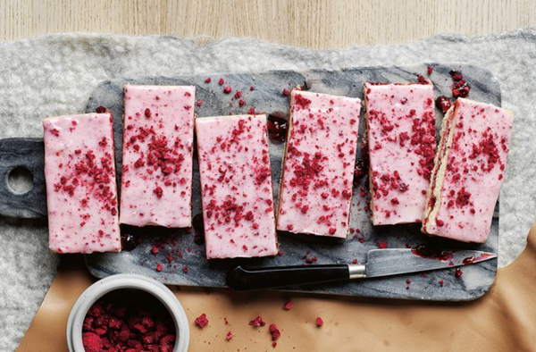 Danish raspberry slice bars (Hindbærsnitter) recipe | Eat Your Books