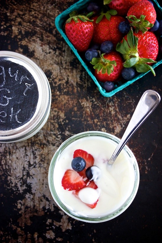 Easy homemade yogurt (& Greek yogurt) recipe | Eat Your Books