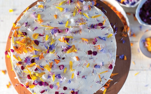 Cooking with Flowers: Sweet and Savory Recipes with Rose Petals, Lilacs ...