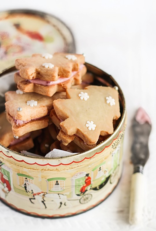 Ginger shortbread with cherry icing recipe | Eat Your Books