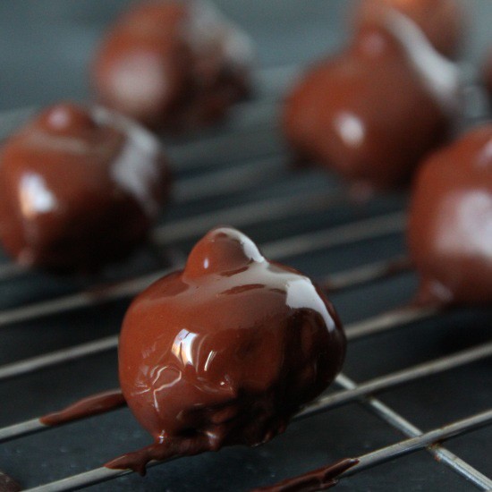 Homemade Baci perugina (Italian Nutella hazelnut chocolates) recipe ...