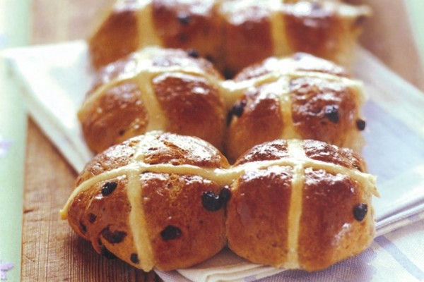 Hot cross buns recipe | Eat Your Books