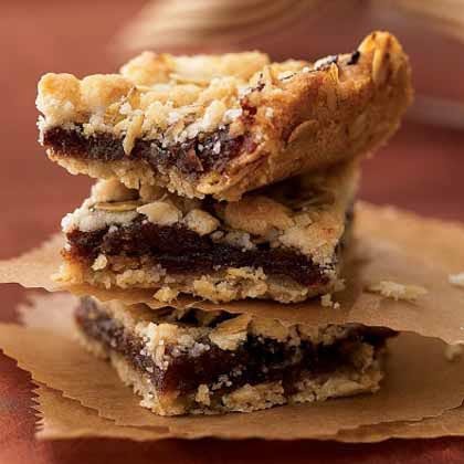 Maple-date bars recipe | Eat Your Books