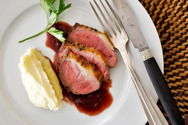 Peppered duck breast with red wine sauce recipe | Eat Your Books