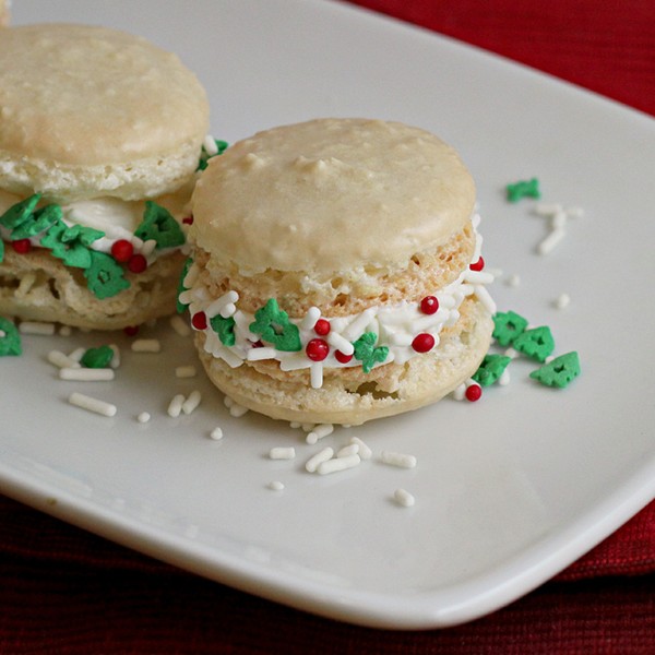 Peppermint macarons recipe | Eat Your Books
