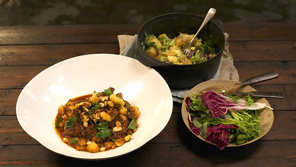 Rabbit stew with sultana gremolata (Stuffat tal-fenek) recipe | Eat ...