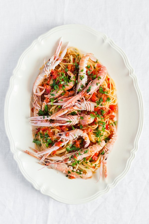 Spaghetti with scampi (Spaghetti alla busara) recipe | Eat Your Books