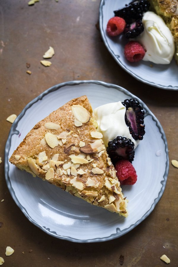 Spanish almond cake (Tarta de Santiago) recipe | Eat Your Books