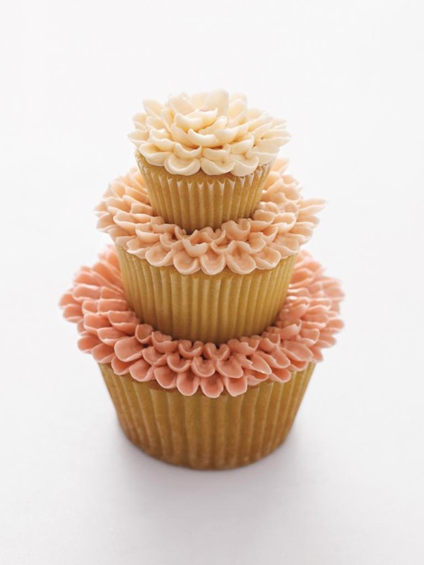 Triple tier flower cakes recipe | Eat Your Books